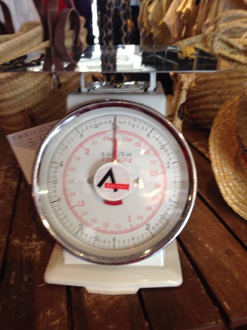 Balance de cuisine (pèse aliment) - Électroménager Saint-Martin • Cyphoma